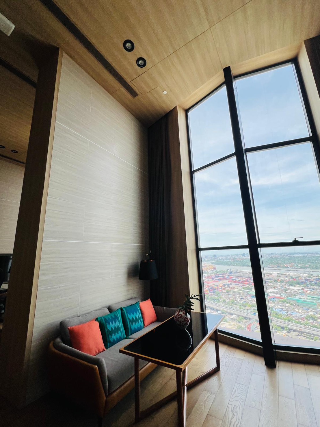 Oka Haus - Amber International