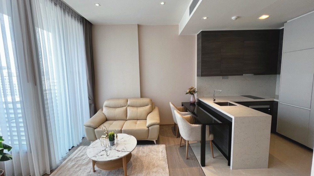 The Esse Asoke - Amber International